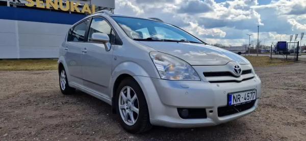 Grey Toyota Corolla Verso 2006 in Daugavpils, with an engine capacity of 2.20 L and mileage of 262 thousand km for 2950 €, photo 7 on AUTOMOTO.COM.LV