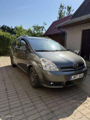 Pelēks Toyota Corolla Verso 2006 Ukmergė, ar dzinēja tilpumu 2.20 L un nobraukumu 353 tūkst. km par 1550 €, foto  vietnē AUTOMOTO.COM.LV