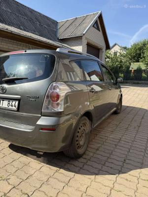 Pelēks Toyota Corolla Verso 2006 Ukmergė, ar dzinēja tilpumu 2.20 L un nobraukumu 353 tūkst. km par 1550 €, foto 8 vietnē AUTOMOTO.COM.LV