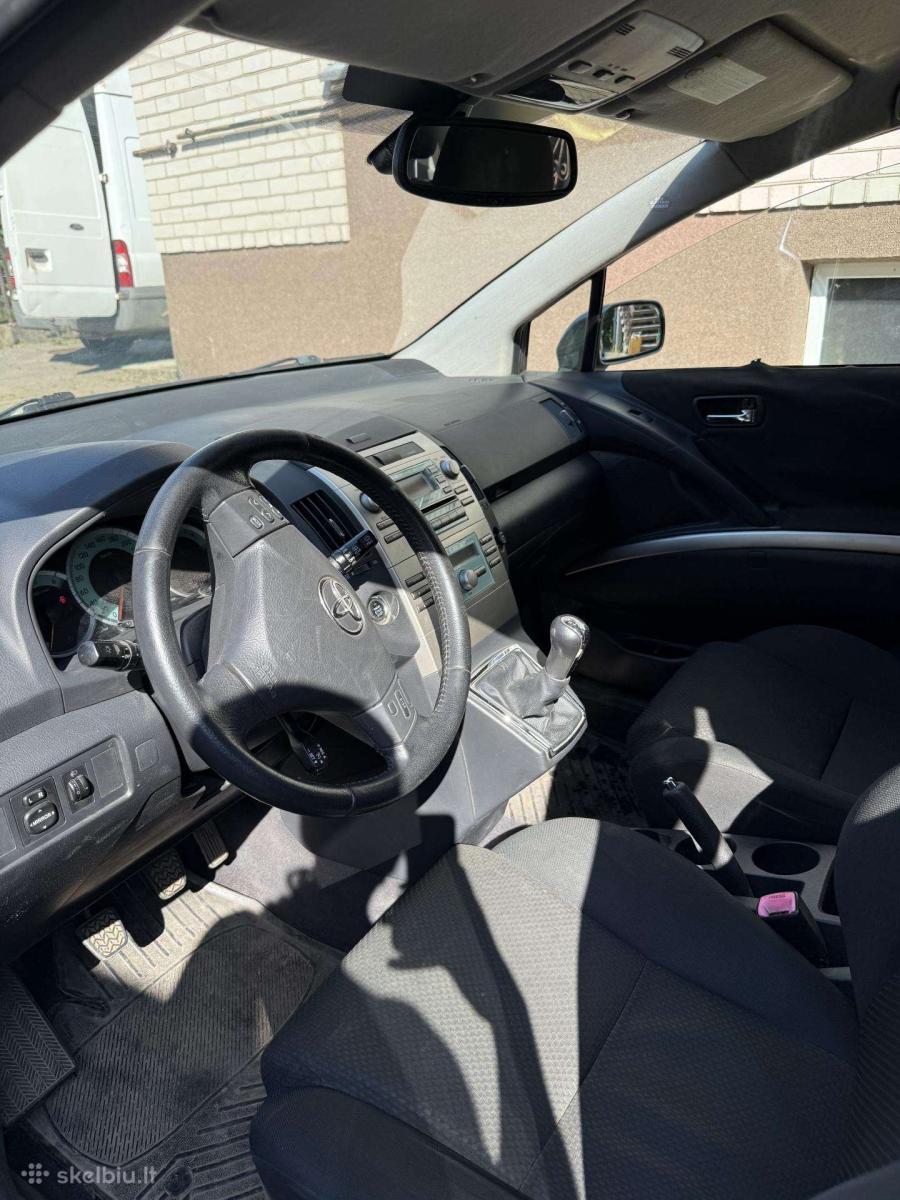 Pelēks Toyota Corolla Verso 2006 Ukmergė, ar dzinēja tilpumu 2.20 L un nobraukumu 353 tūkst. km par 1550 €, foto 13 vietnē AUTOMOTO.COM.LV
