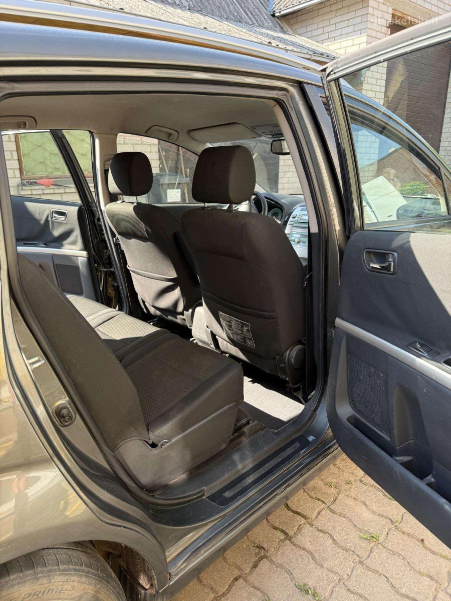 Pelēks Toyota Corolla Verso 2006 Ukmergė, ar dzinēja tilpumu 2.20 L un nobraukumu 353 tūkst. km par 1550 €, foto 14 vietnē AUTOMOTO.COM.LV