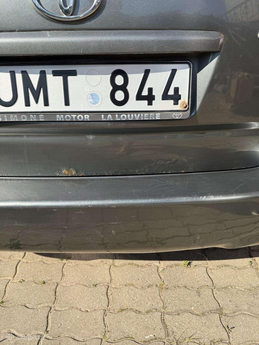 Pelēks Toyota Corolla Verso 2006 Ukmergė, ar dzinēja tilpumu 2.20 L un nobraukumu 353 tūkst. km par 1550 €, foto 19 vietnē AUTOMOTO.COM.LV