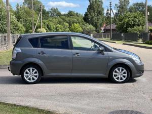Pelēks Toyota Corolla Verso 2006 Radviliškis, ar dzinēja tilpumu 2.23 L un nobraukumu 376 tūkst. km par 2150 €, foto 3 vietnē AUTOMOTO.COM.LV