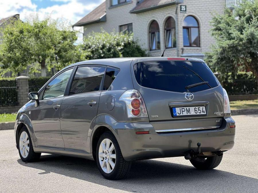 Pelēks Toyota Corolla Verso 2006 Radviliškis, ar dzinēja tilpumu 2.23 L un nobraukumu 376 tūkst. km par 2150 €, foto 6 vietnē AUTOMOTO.COM.LV