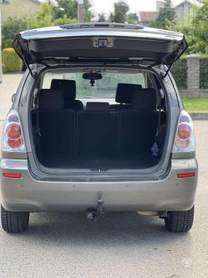 Pelēks Toyota Corolla Verso 2006 Radviliškis, ar dzinēja tilpumu 2.23 L un nobraukumu 376 tūkst. km par 2150 €, foto 14 vietnē AUTOMOTO.COM.LV
