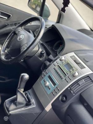 Pelēks Toyota Corolla Verso 2006 Radviliškis, ar dzinēja tilpumu 2.23 L un nobraukumu 376 tūkst. km par 2150 €, foto 17 vietnē AUTOMOTO.COM.LV
