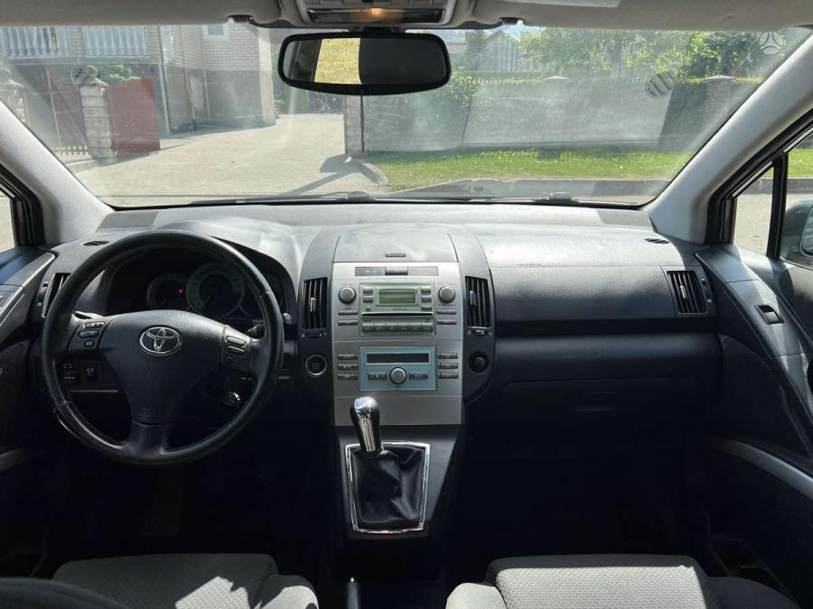 Pelēks Toyota Corolla Verso 2006 Radviliškis, ar dzinēja tilpumu 2.23 L un nobraukumu 376 tūkst. km par 2150 €, foto 18 vietnē AUTOMOTO.COM.LV