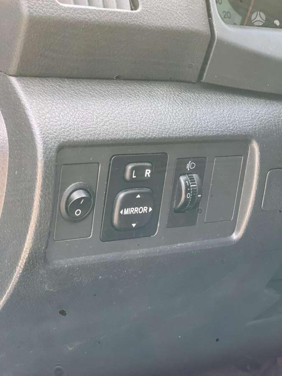 Pelēks Toyota Corolla Verso 2006 Radviliškis, ar dzinēja tilpumu 2.23 L un nobraukumu 376 tūkst. km par 2150 €, foto 22 vietnē AUTOMOTO.COM.LV