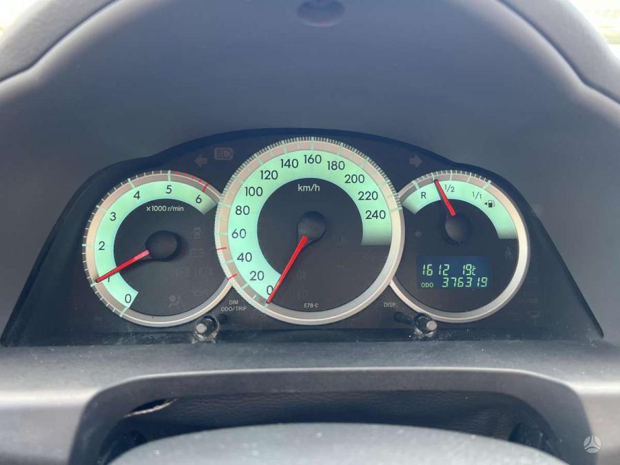 Pelēks Toyota Corolla Verso 2006 Radviliškis, ar dzinēja tilpumu 2.23 L un nobraukumu 376 tūkst. km par 2150 €, foto 24 vietnē AUTOMOTO.COM.LV