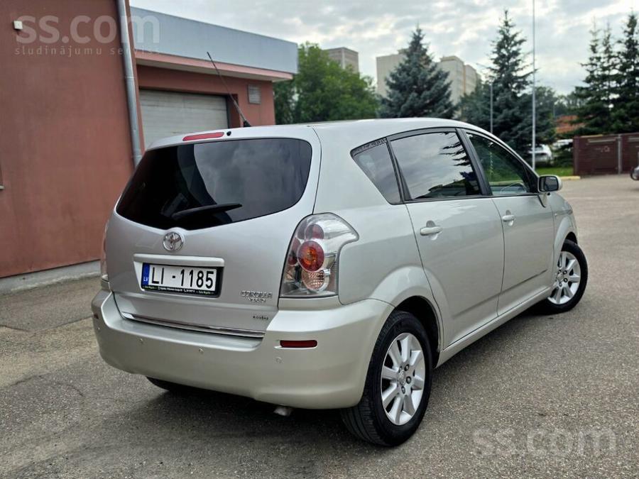 Серый Тойота Королла Версо 2006 в Елгава, объемом двигателя 2.20 л и пробегом 244 тыс. км за 3500 €, фото 6 на AUTOMOTO.COM.LV