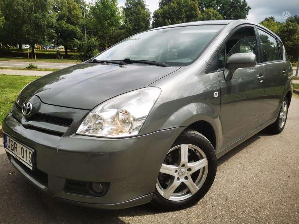 Pelēks Toyota Corolla Verso 2006 Viļņa, ar dzinēja tilpumu 1.80 L un nobraukumu 125 tūkst. km par 3550 €, foto 4 vietnē AUTOMOTO.COM.LV