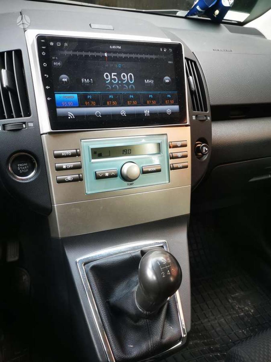 Pelēks Toyota Corolla Verso 2006 Viļņa, ar dzinēja tilpumu 1.80 L un nobraukumu 125 tūkst. km par 3550 €, foto 8 vietnē AUTOMOTO.COM.LV