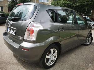 Pelēks Toyota Corolla Verso 2006 Viļņa, ar dzinēja tilpumu 1.80 L un nobraukumu 125 tūkst. km par 3550 €, foto 13 vietnē AUTOMOTO.COM.LV