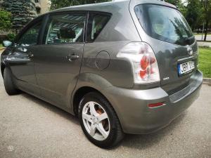 Pelēks Toyota Corolla Verso 2006 Viļņa, ar dzinēja tilpumu 1.80 L un nobraukumu 125 tūkst. km par 3550 €, foto 15 vietnē AUTOMOTO.COM.LV