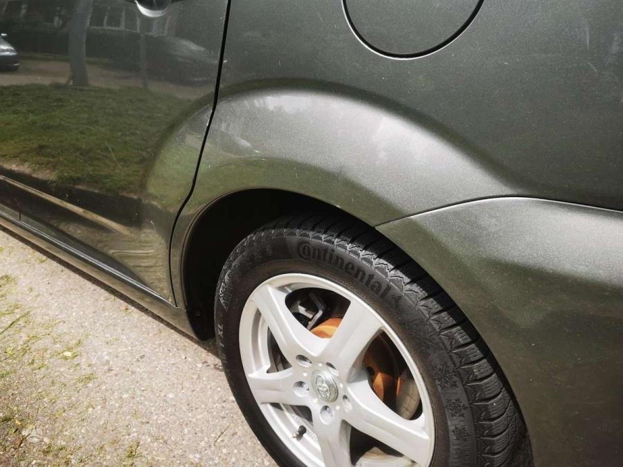 Pelēks Toyota Corolla Verso 2006 Viļņa, ar dzinēja tilpumu 1.80 L un nobraukumu 125 tūkst. km par 3550 €, foto 19 vietnē AUTOMOTO.COM.LV
