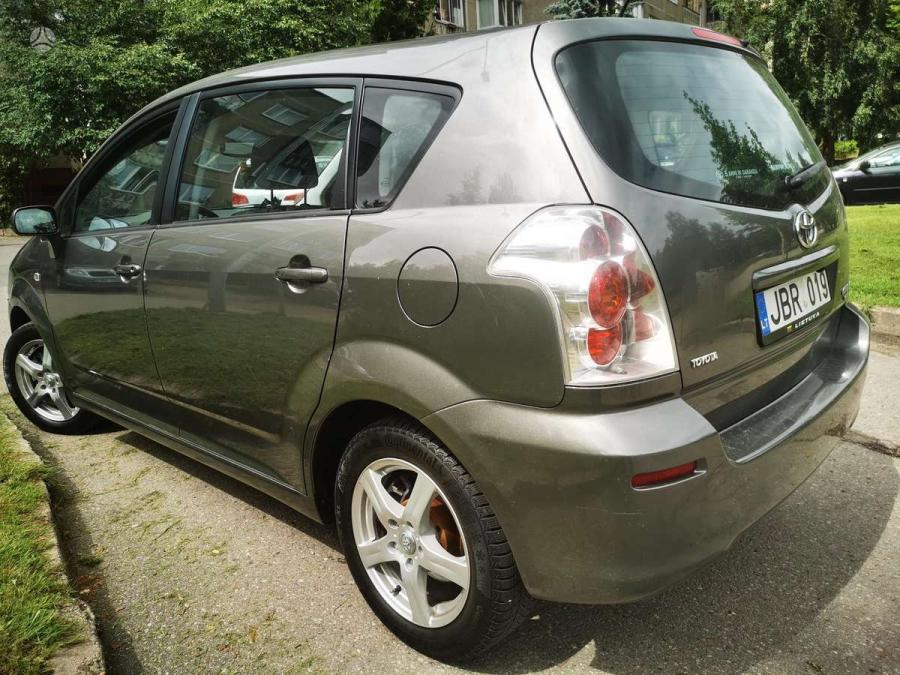 Pelēks Toyota Corolla Verso 2006 Viļņa, ar dzinēja tilpumu 1.80 L un nobraukumu 125 tūkst. km par 3550 €, foto 20 vietnē AUTOMOTO.COM.LV