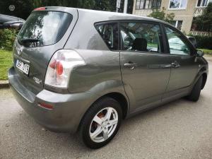 Pelēks Toyota Corolla Verso 2006 Viļņa, ar dzinēja tilpumu 1.80 L un nobraukumu 125 tūkst. km par 3550 €, foto 21 vietnē AUTOMOTO.COM.LV
