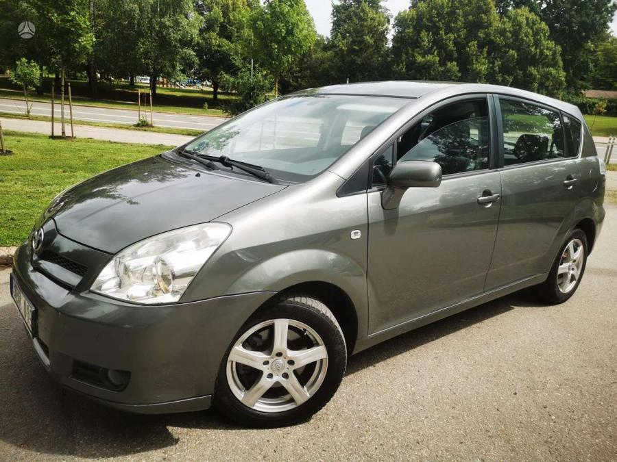 Pelēks Toyota Corolla Verso 2006 Viļņa, ar dzinēja tilpumu 1.80 L un nobraukumu 125 tūkst. km par 3550 €, foto 27 vietnē AUTOMOTO.COM.LV