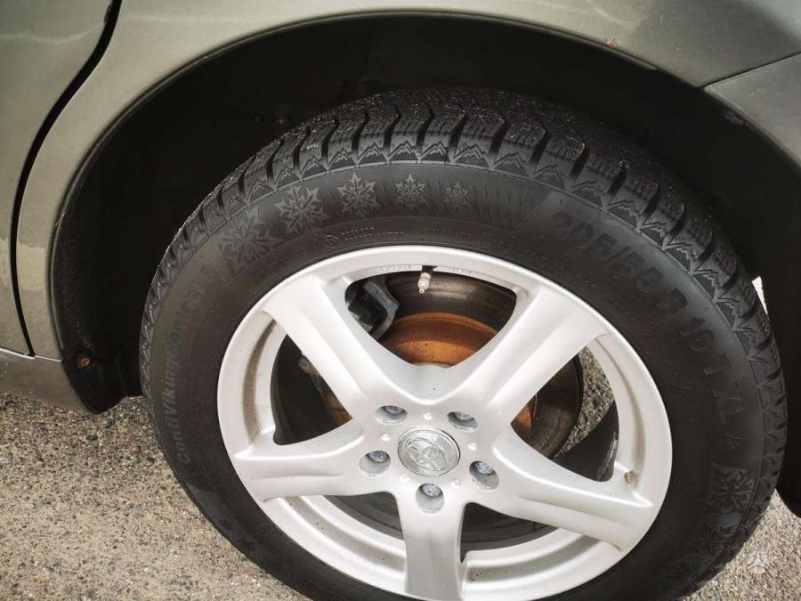 Pelēks Toyota Corolla Verso 2006 Viļņa, ar dzinēja tilpumu 1.80 L un nobraukumu 125 tūkst. km par 3550 €, foto 35 vietnē AUTOMOTO.COM.LV