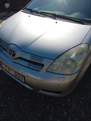 Pelēks Toyota Corolla Verso 2006 Klaipėda, ar dzinēja tilpumu 2.23 L un nobraukumu 318 tūkst. km par 1700 €, foto 5 vietnē AUTOMOTO.COM.LV