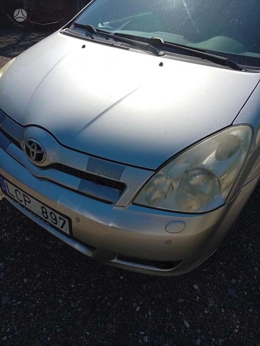 Pelēks Toyota Corolla Verso 2006 Klaipėda, ar dzinēja tilpumu 2.23 L un nobraukumu 318 tūkst. km par 1700 €, foto 5 vietnē AUTOMOTO.COM.LV