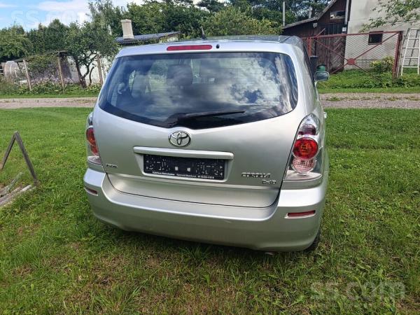 Pelēks Toyota Corolla Verso 2006 Jelgava, ar dzinēja tilpumu 2.20 L un nobraukumu 268 tūkst. km par 2250 €, foto 8 vietnē AUTOMOTO.COM.LV