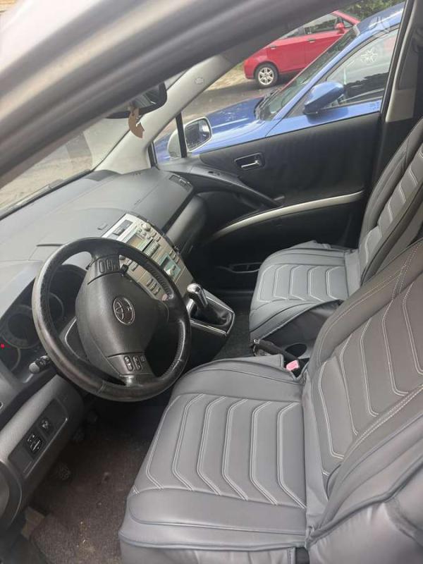 Pelēks Toyota Corolla Verso 2006 Viļņa, ar dzinēja tilpumu 2.23 L un nobraukumu 245 tūkst. km par 2300 €, foto 6 vietnē AUTOMOTO.COM.LV