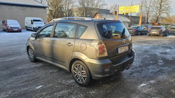 Pelēks Toyota Corolla Verso 2006 Rīga, ar dzinēja tilpumu 2.00 L un nobraukumu 442 tūkst. km par 1550 €, foto 7 vietnē AUTOMOTO.COM.LV