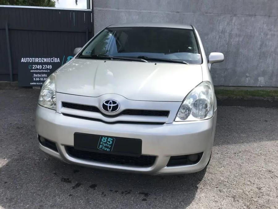 Grey Toyota Corolla Verso 2006 in Liepaja, with an engine capacity of 2.20 L and mileage of 0 thousand km for 1450 €, photo 1 on AUTOMOTO.COM.LV