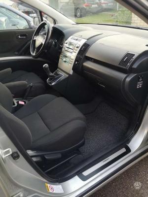 Pelēks Toyota Corolla Verso 2006 Joniškis, ar dzinēja tilpumu 2.23 L un nobraukumu 329 tūkst. km par 900 €, foto 5 vietnē AUTOMOTO.COM.LV