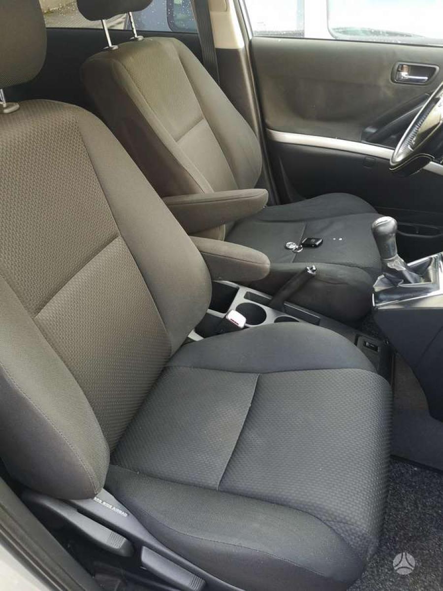 Pelēks Toyota Corolla Verso 2006 Joniškis, ar dzinēja tilpumu 2.23 L un nobraukumu 329 tūkst. km par 900 €, foto 6 vietnē AUTOMOTO.COM.LV