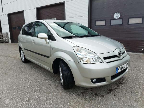 Pelēks Toyota Corolla Verso 2006 Utena, ar dzinēja tilpumu 2.23 L un nobraukumu 253 tūkst. km par 1850 €, foto 1 vietnē AUTOMOTO.COM.LV