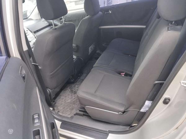 Pelēks Toyota Corolla Verso 2006 Utena, ar dzinēja tilpumu 2.23 L un nobraukumu 253 tūkst. km par 1850 €, foto 6 vietnē AUTOMOTO.COM.LV