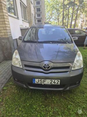 Pelēks Toyota Corolla Verso 2006 Viļņa, ar dzinēja tilpumu 2.23 L un nobraukumu 275 tūkst. km par 800 €, foto 4 vietnē AUTOMOTO.COM.LV