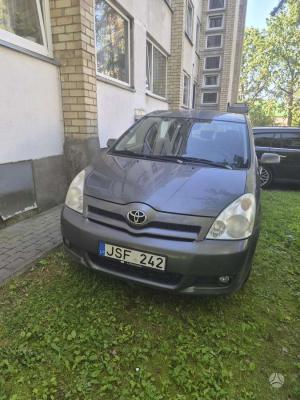 Pelēks Toyota Corolla Verso 2006 Viļņa, ar dzinēja tilpumu 2.23 L un nobraukumu 275 tūkst. km par 800 €, foto 5 vietnē AUTOMOTO.COM.LV
