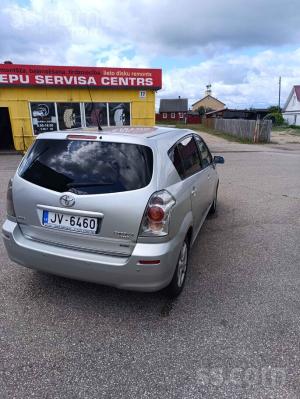Grey Toyota Corolla Verso 2006 in Daugavpils, with an engine capacity of 2.20 L and mileage of 374 thousand km for 1550 €, photo 7 on AUTOMOTO.COM.LV
