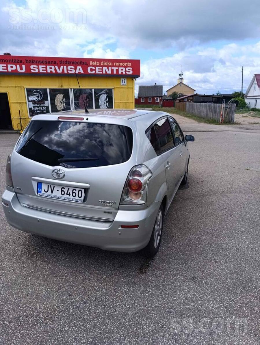 Grey Toyota Corolla Verso 2006 in Daugavpils, with an engine capacity of 2.20 L and mileage of 374 thousand km for 1550 €, photo 7 on AUTOMOTO.COM.LV