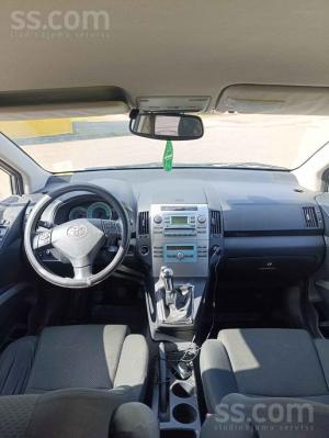 Grey Toyota Corolla Verso 2006 in Daugavpils, with an engine capacity of 2.20 L and mileage of 374 thousand km for 1550 €, photo 13 on AUTOMOTO.COM.LV