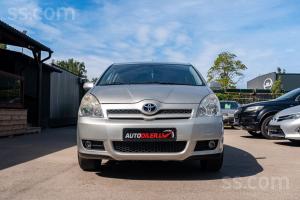 Grey Toyota Corolla Verso 2006 in Riga, with an engine capacity of 1.80 L and mileage of 0 thousand km for 2390 €, photo 5 on AUTOMOTO.COM.LV