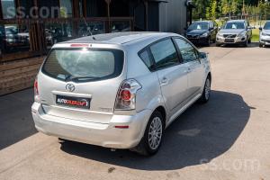 Grey Toyota Corolla Verso 2006 in Riga, with an engine capacity of 1.80 L and mileage of 0 thousand km for 2390 €, photo 11 on AUTOMOTO.COM.LV