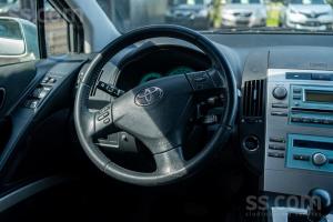 Grey Toyota Corolla Verso 2006 in Riga, with an engine capacity of 1.80 L and mileage of 0 thousand km for 2390 €, photo 21 on AUTOMOTO.COM.LV