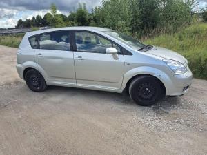 Pelēks Toyota Corolla Verso 2006 Klaipėda, ar dzinēja tilpumu 1.79 L un nobraukumu 295 tūkst. km par 1950 €, foto 4 vietnē AUTOMOTO.COM.LV