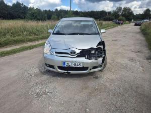 Pelēks Toyota Corolla Verso 2006 Klaipėda, ar dzinēja tilpumu 1.79 L un nobraukumu 295 tūkst. km par 1950 €, foto 6 vietnē AUTOMOTO.COM.LV