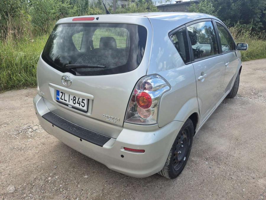 Pelēks Toyota Corolla Verso 2006 Klaipėda, ar dzinēja tilpumu 1.79 L un nobraukumu 295 tūkst. km par 1950 €, foto 8 vietnē AUTOMOTO.COM.LV