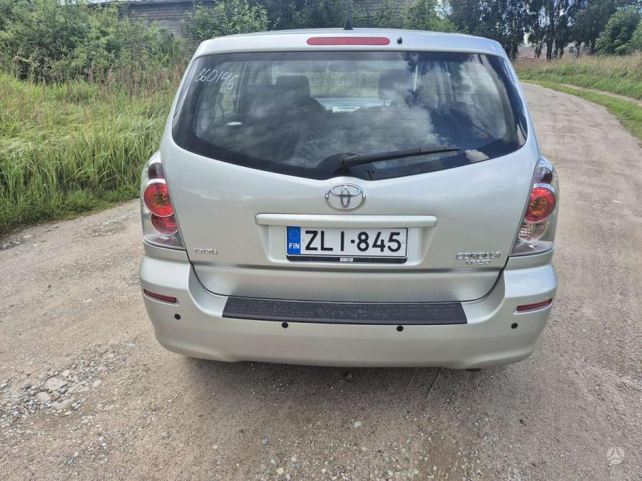 Pelēks Toyota Corolla Verso 2006 Klaipėda, ar dzinēja tilpumu 1.79 L un nobraukumu 295 tūkst. km par 1950 €, foto 9 vietnē AUTOMOTO.COM.LV