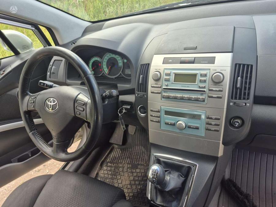 Pelēks Toyota Corolla Verso 2006 Klaipėda, ar dzinēja tilpumu 1.79 L un nobraukumu 295 tūkst. km par 1950 €, foto 10 vietnē AUTOMOTO.COM.LV
