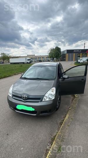 Pelēks Toyota Corolla Verso 2006 Limbaži, ar dzinēja tilpumu 2.20 L un nobraukumu 185 tūkst. km par 2200 €, foto 1 vietnē AUTOMOTO.COM.LV