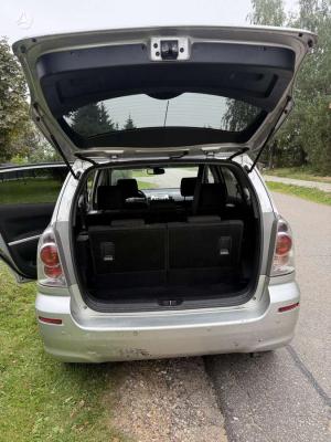 Pelēks Toyota Corolla Verso 2006 Viļņa, ar dzinēja tilpumu 2.23 L un nobraukumu 316 tūkst. km par 1850 €, foto 9 vietnē AUTOMOTO.COM.LV