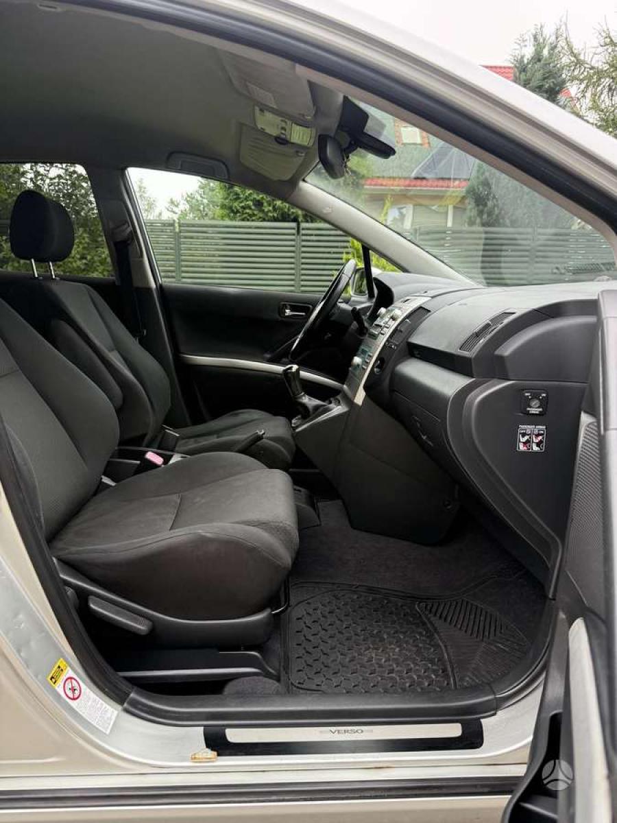 Pelēks Toyota Corolla Verso 2006 Viļņa, ar dzinēja tilpumu 2.23 L un nobraukumu 316 tūkst. km par 1850 €, foto 12 vietnē AUTOMOTO.COM.LV