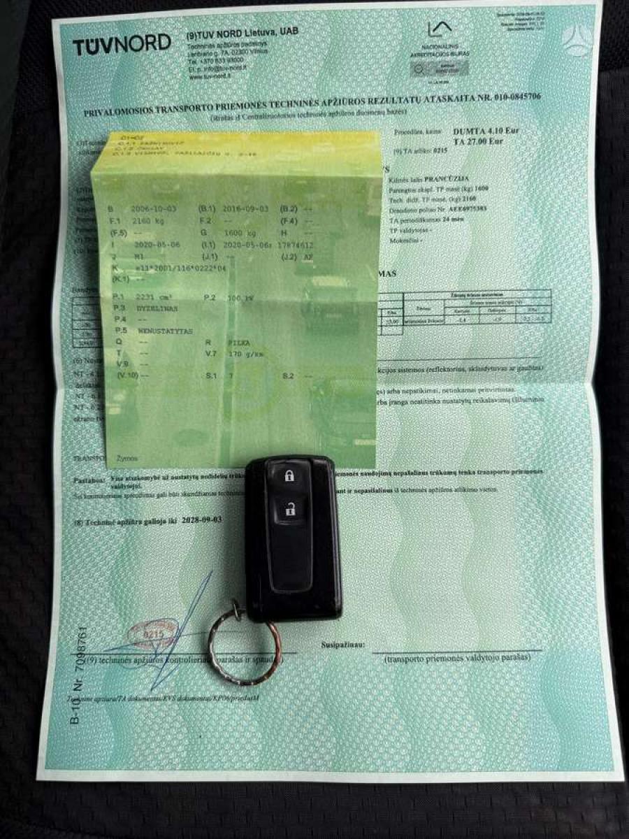 Pelēks Toyota Corolla Verso 2006 Viļņa, ar dzinēja tilpumu 2.23 L un nobraukumu 316 tūkst. km par 1850 €, foto 19 vietnē AUTOMOTO.COM.LV